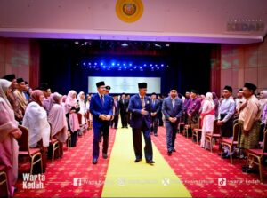 ‎SULTAN KEDAH RAI 99 PELAJAR MAKTAB MAHMUD YANG CEMERLANG DALAM SPM ...